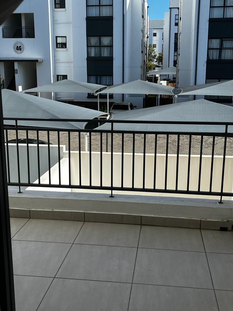 3 Bedroom Apartment / flat for sale in Greenstone Ridge - P24-116794518