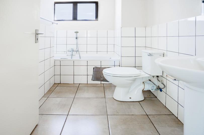 2 Bedroom Apartment / flat to rent in Kempton Park Central - 1 Long ...
