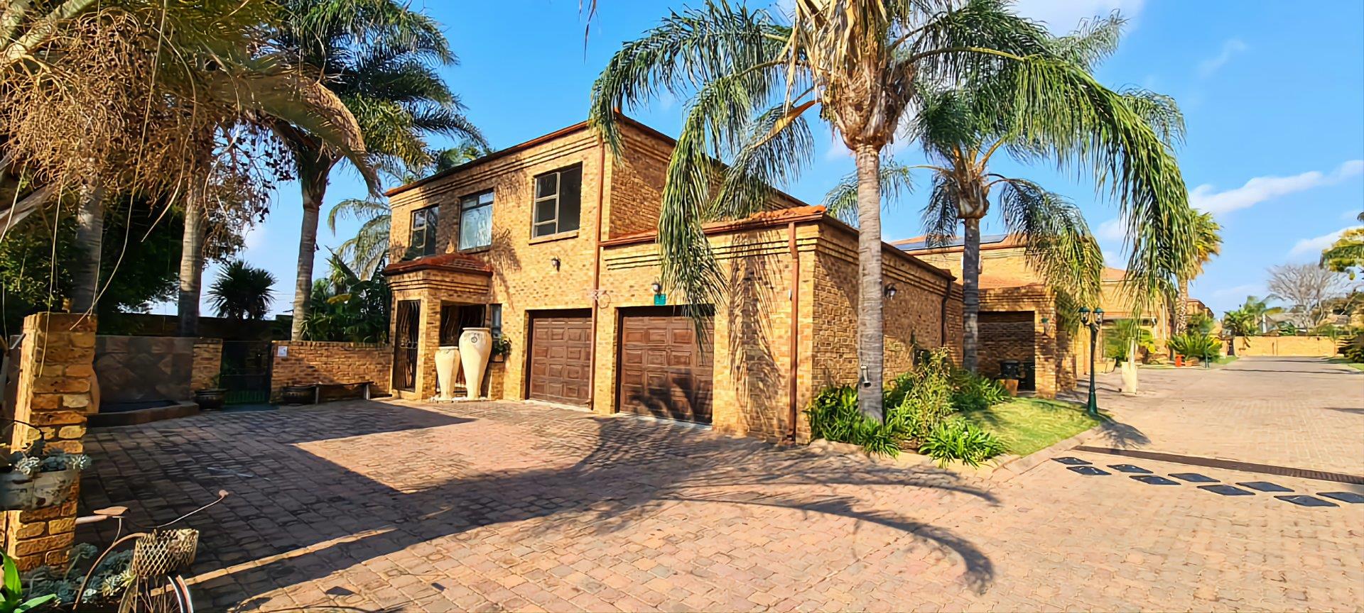 4 Bedroom House for sale in North Riding - 178 Bellairs Drive - P24 ...