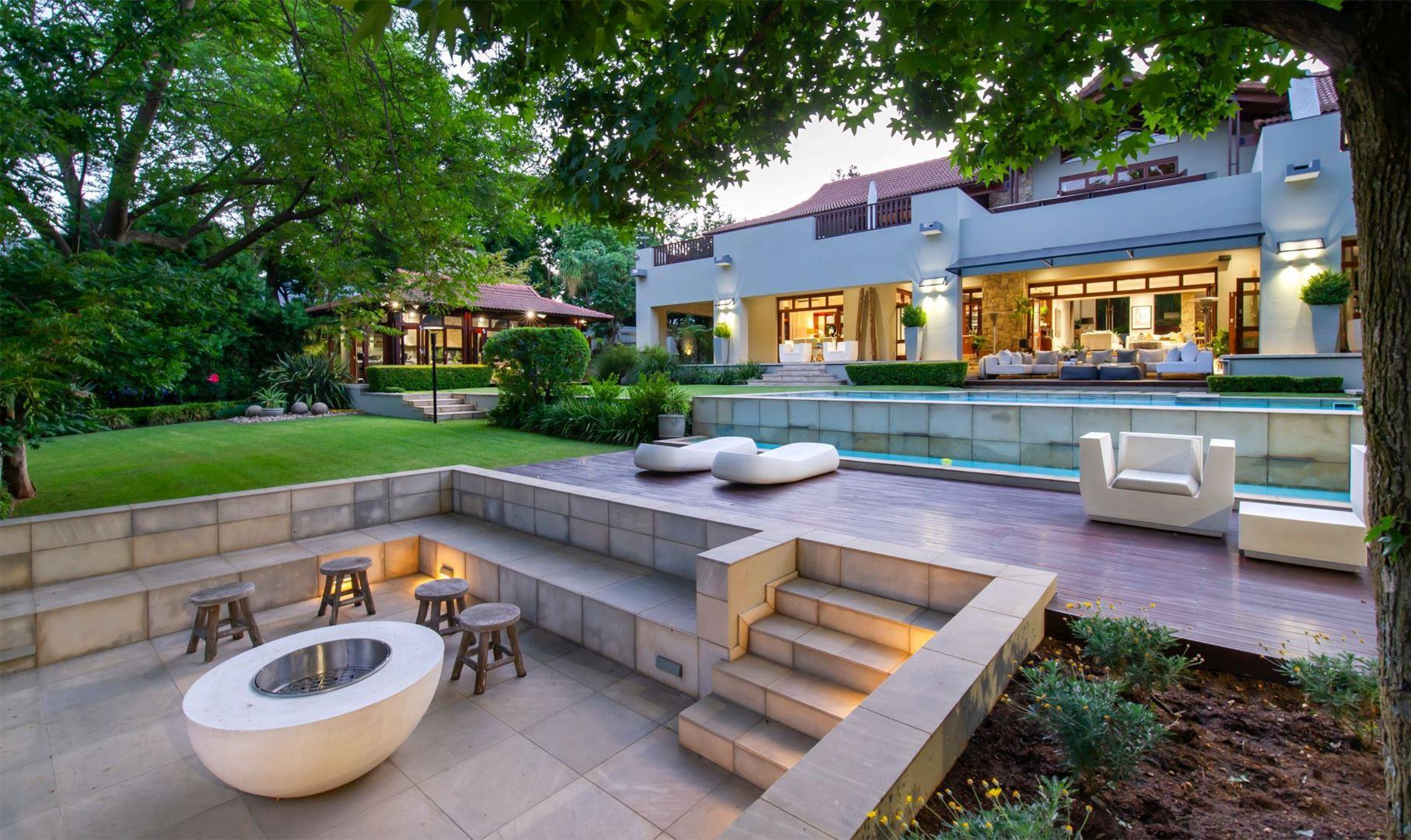 6 Bedroom House for sale in Rivonia - P24-115113663