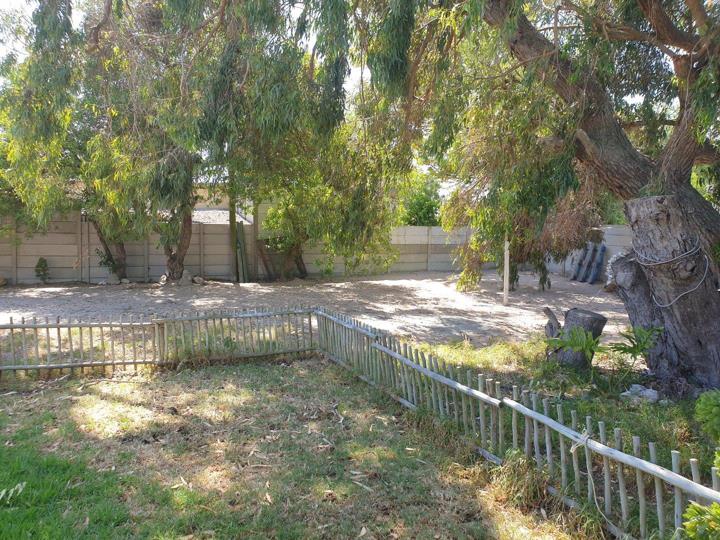 2 Bedroom House for sale in Stompneus Bay - P24-115122139