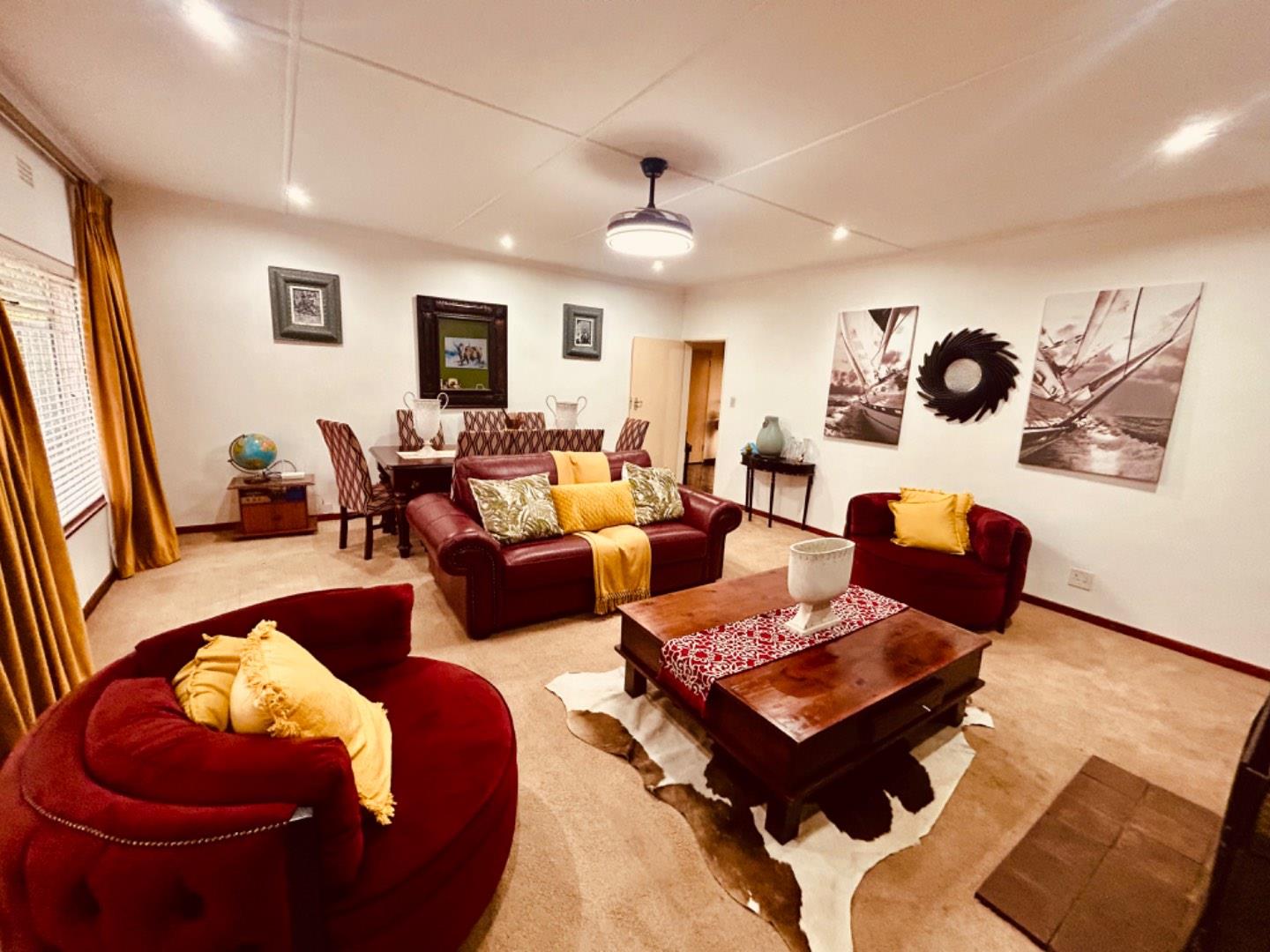 4 Bedroom House for sale in Vryheid - P24-115127043