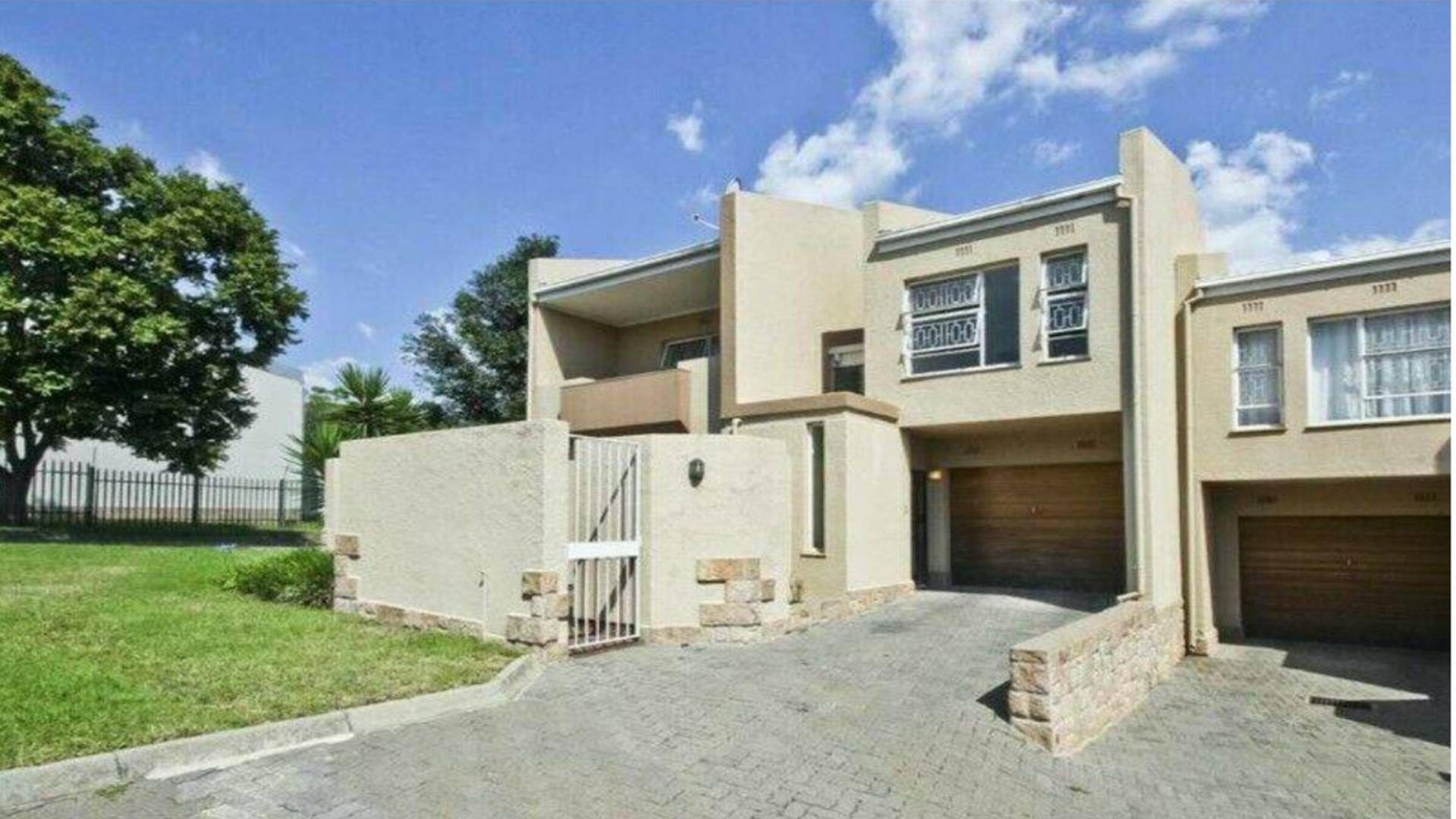 3 Bedroom Townhouse for sale in Sunninghill - 12 Elmwood, 79 Edison ...