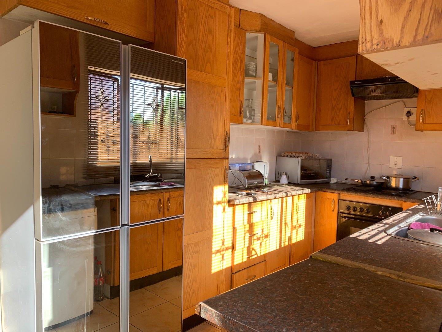3 Bedroom House for sale in Mabopane Unit X - P24-115156117