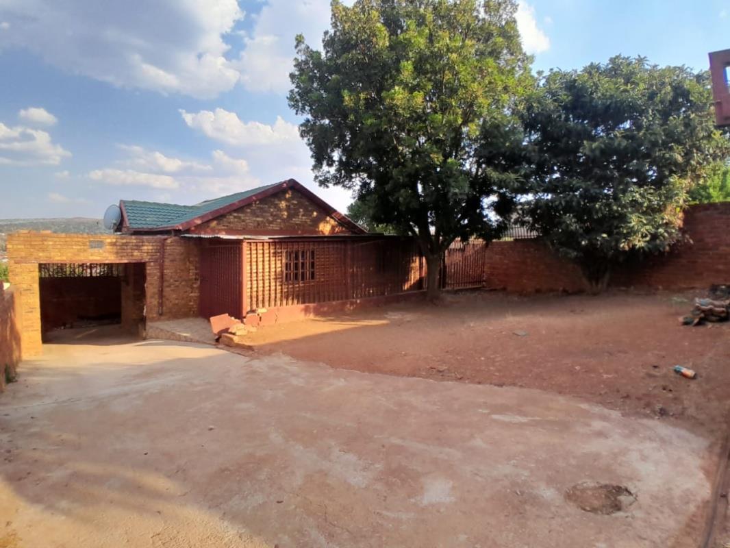 3 Bedroom House for sale in Atteridgeville - P24-115169691