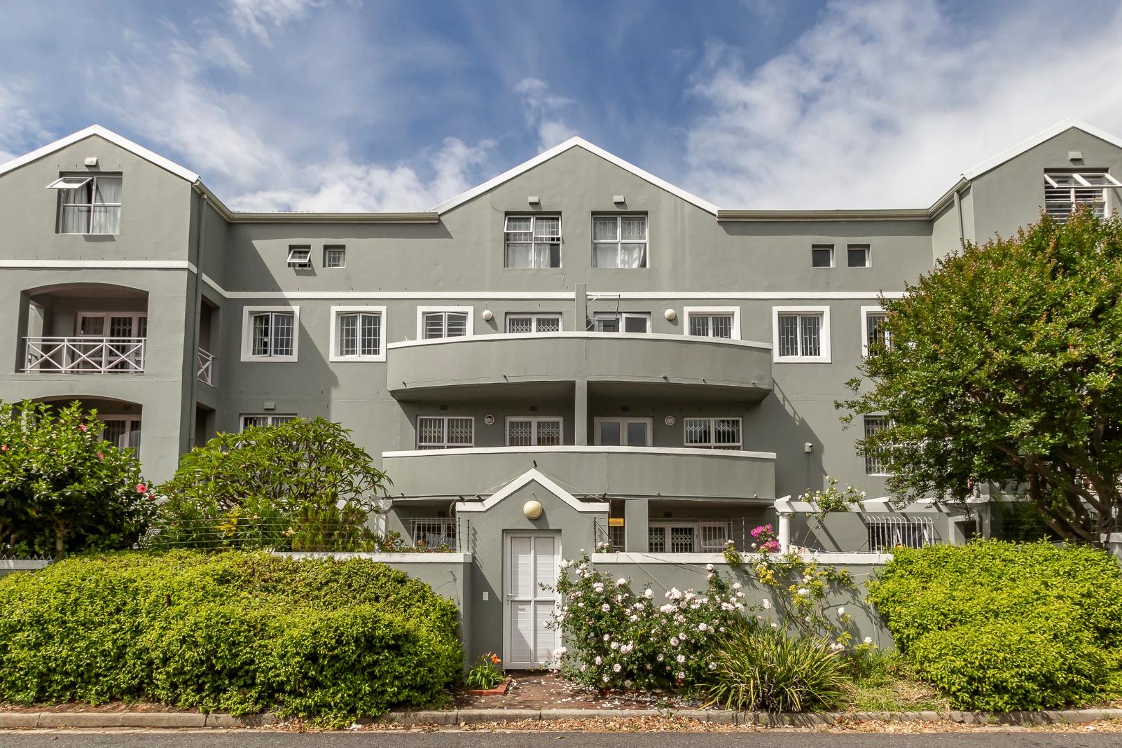 4 Bedroom Apartment / flat for sale in Rondebosch - P24-115166003