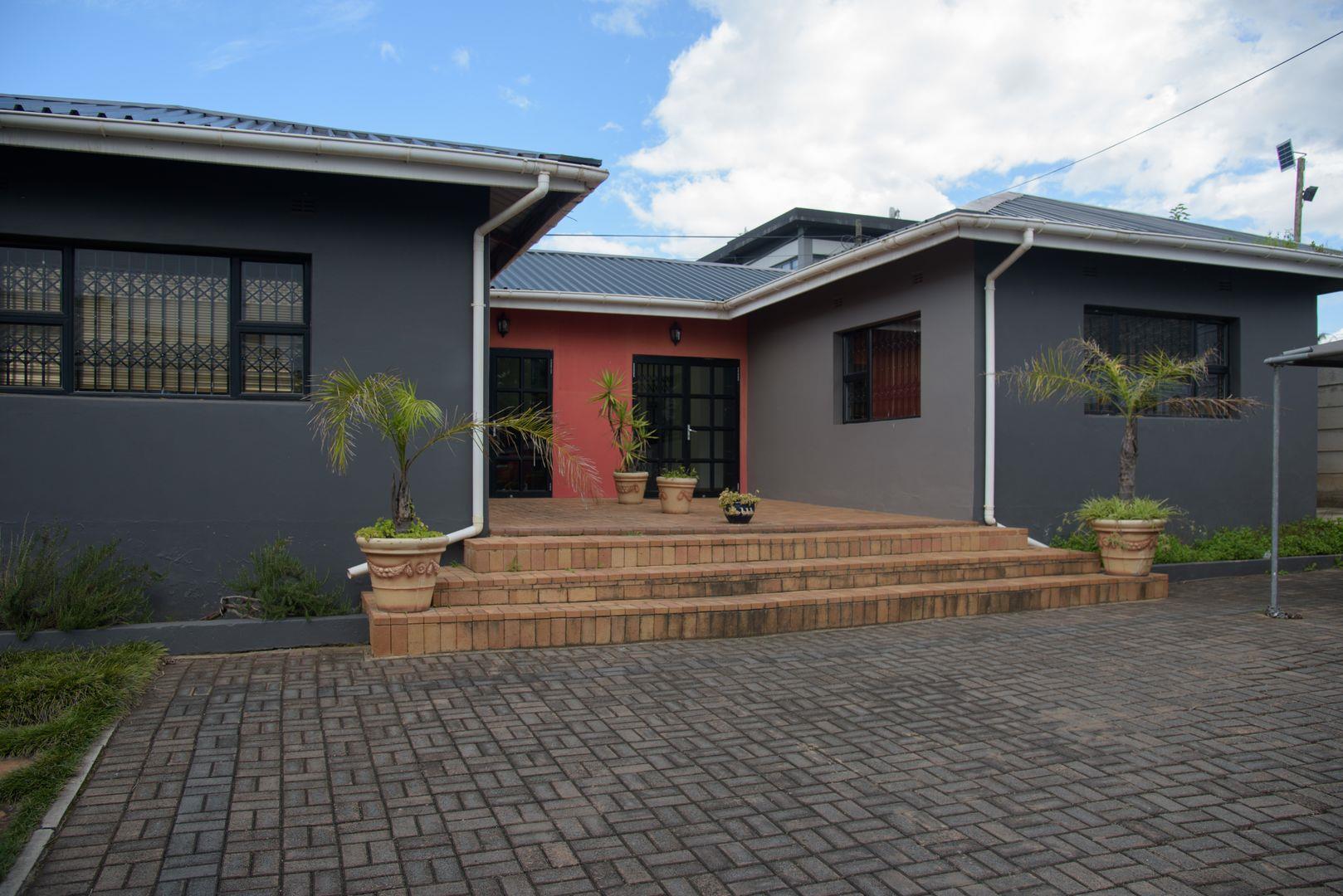 2 Bedroom House for sale in Mthatha - P24-115238124