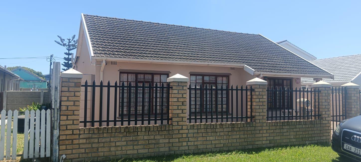 3 Bedroom House for sale in Lotus River - P24-116532748