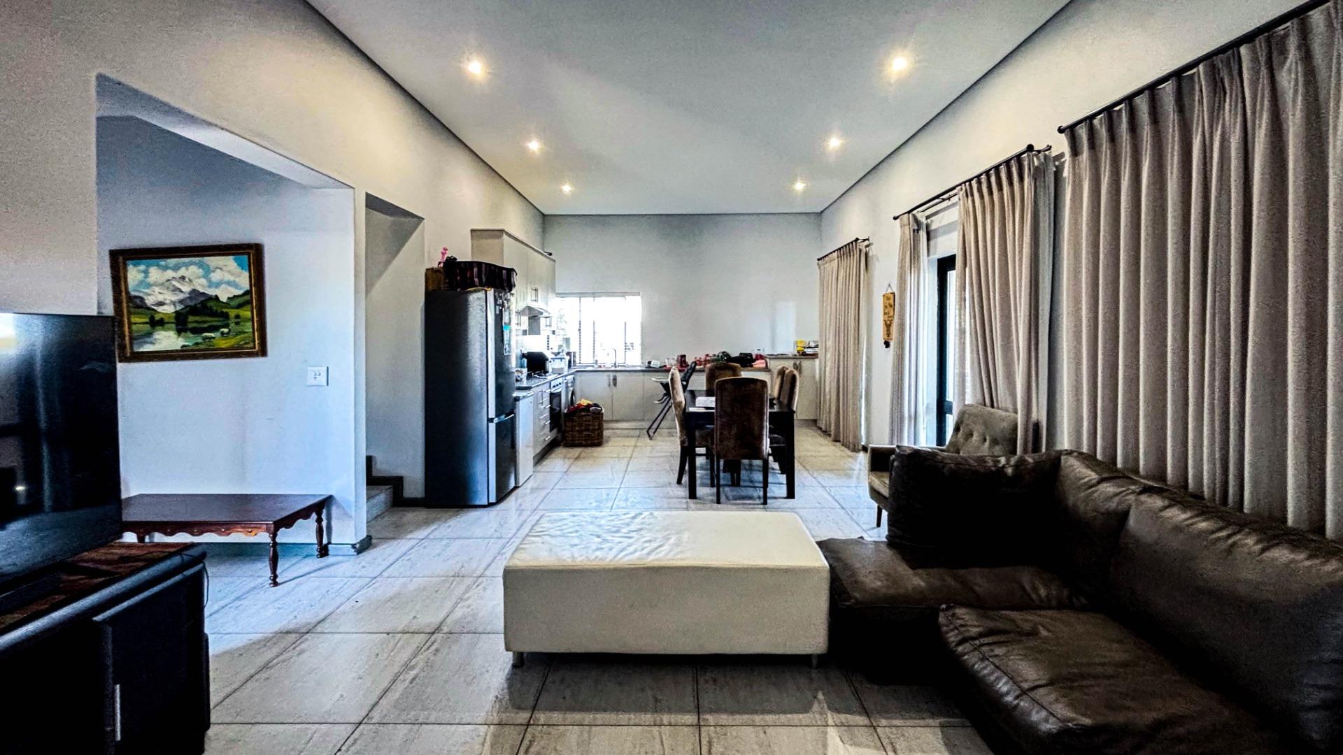 3 Bedroom Townhouse for sale in Philadelphia - P24-115239195