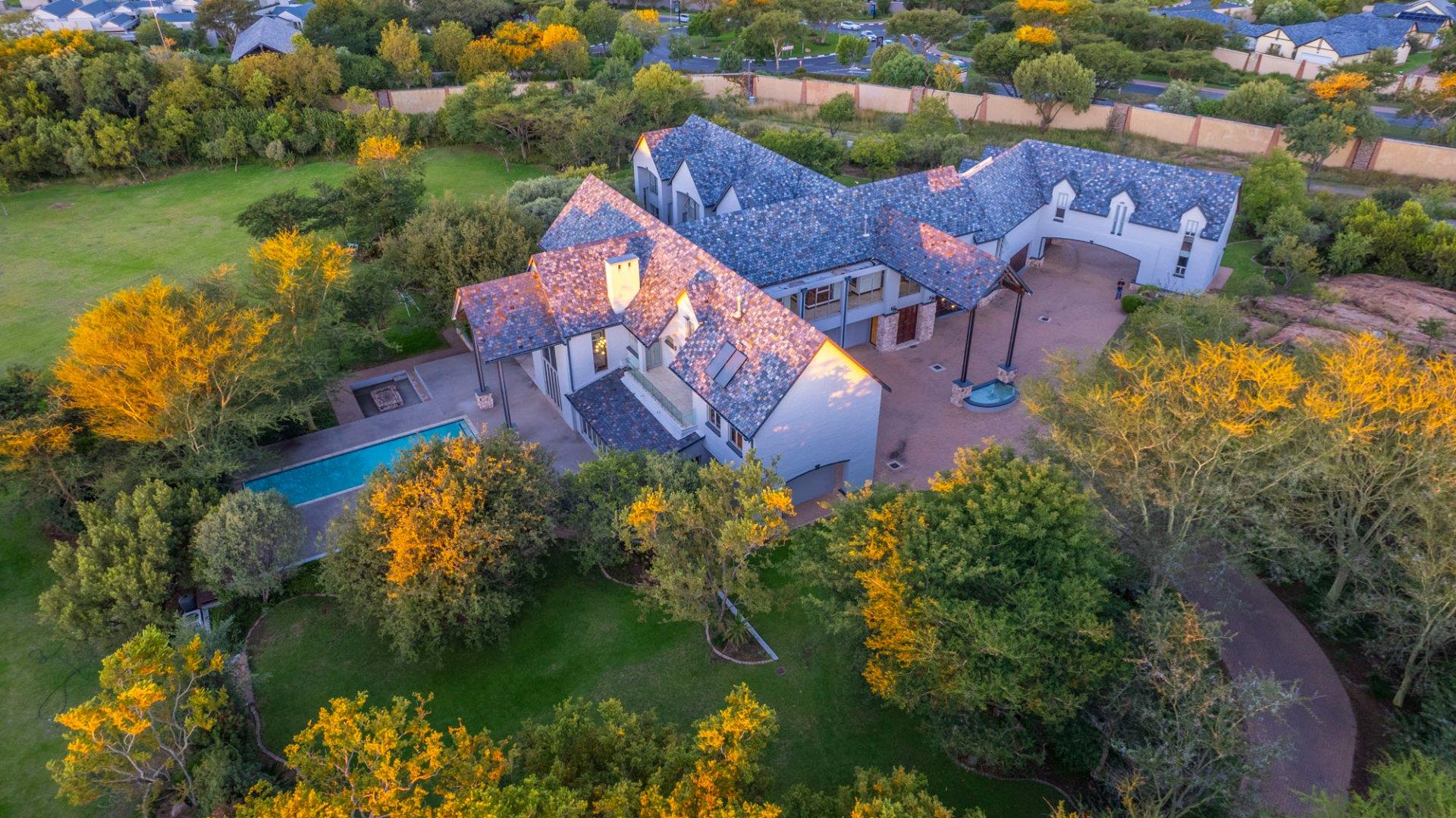 5 Bedroom House for sale in Waterfall Equestrian Estate - P24-114285617