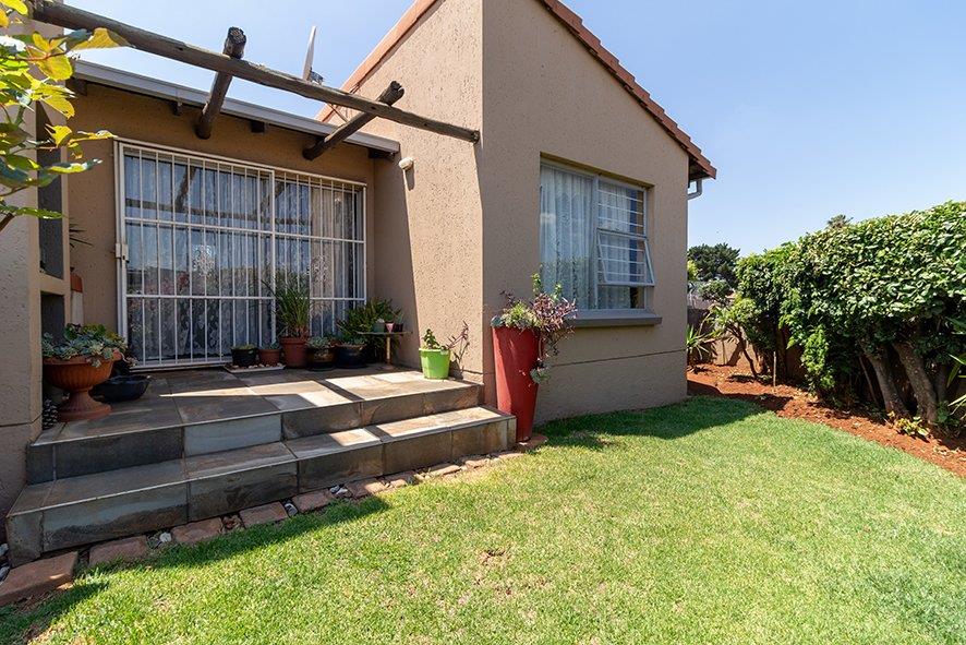 2 Bedroom Townhouse for sale in Witfield - P24-115280109