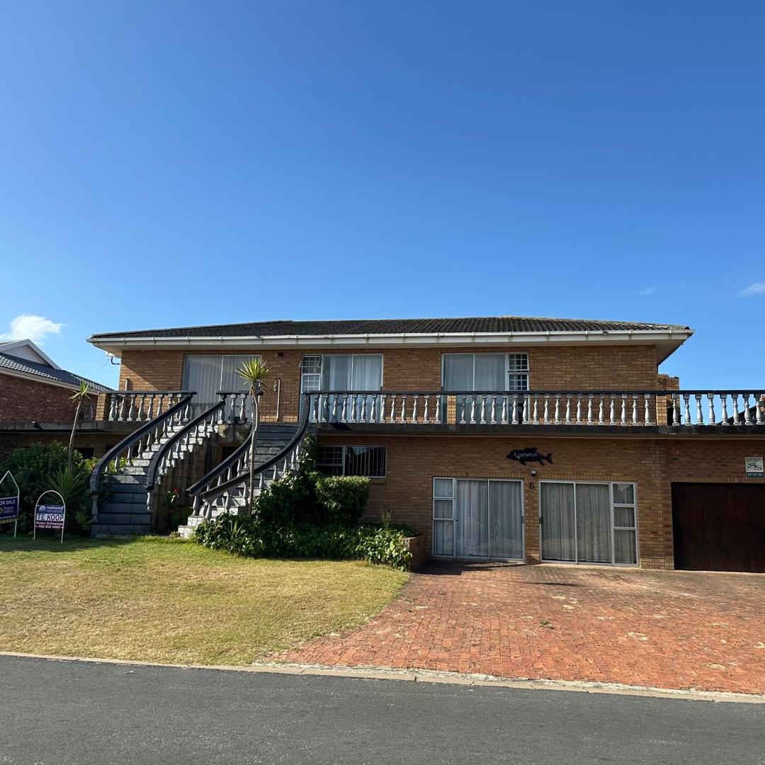 6 Bedroom House for sale in Hersham - P24-115290768