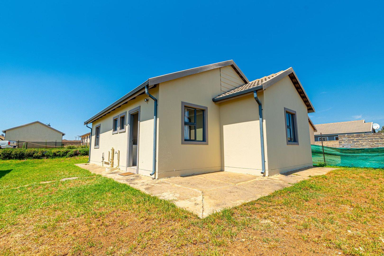 3 Bedroom House for sale in Cosmo City - P24-115325883