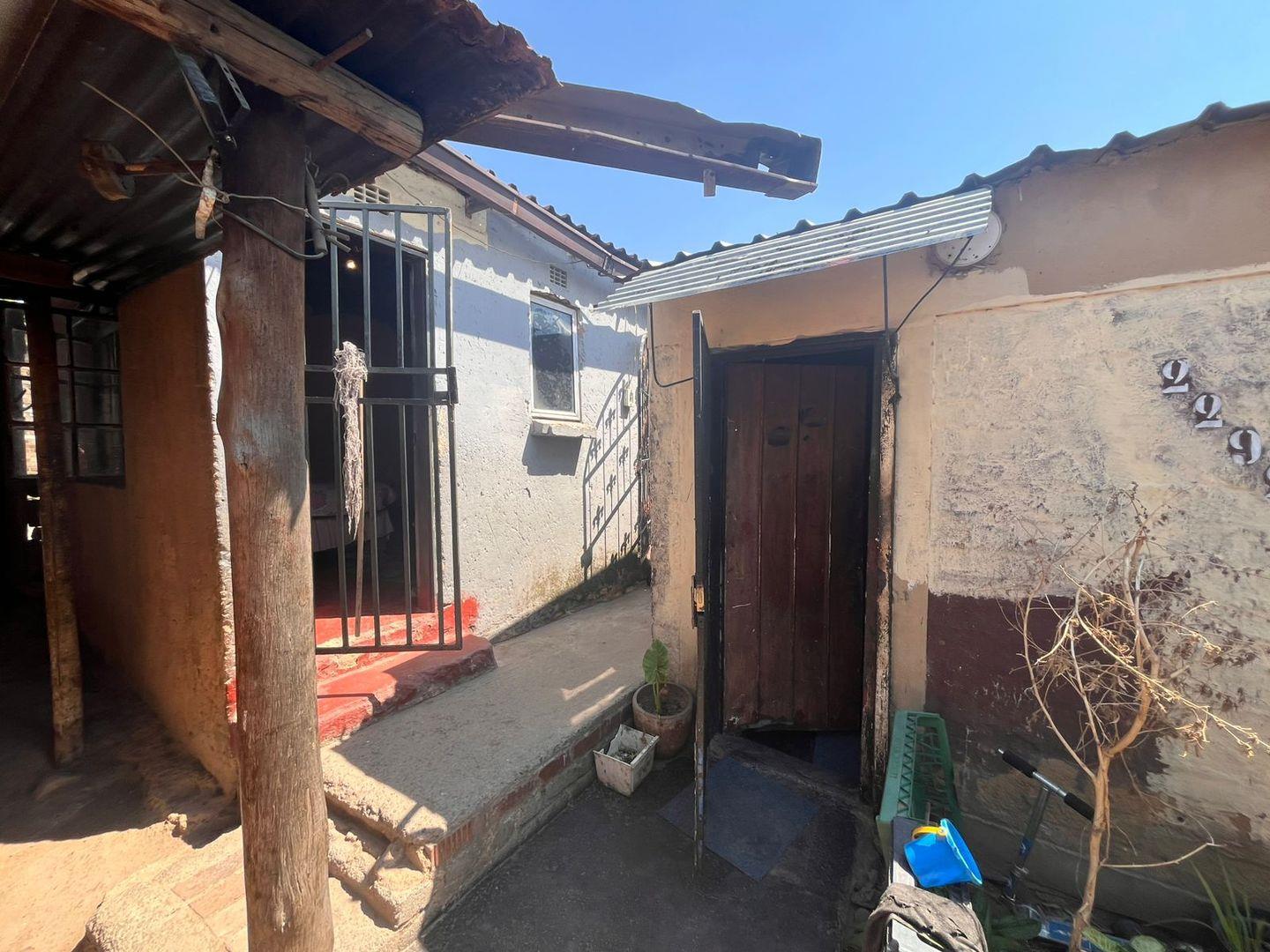 1 Bedroom House for sale in Diepsloot Wes - P24-115327064