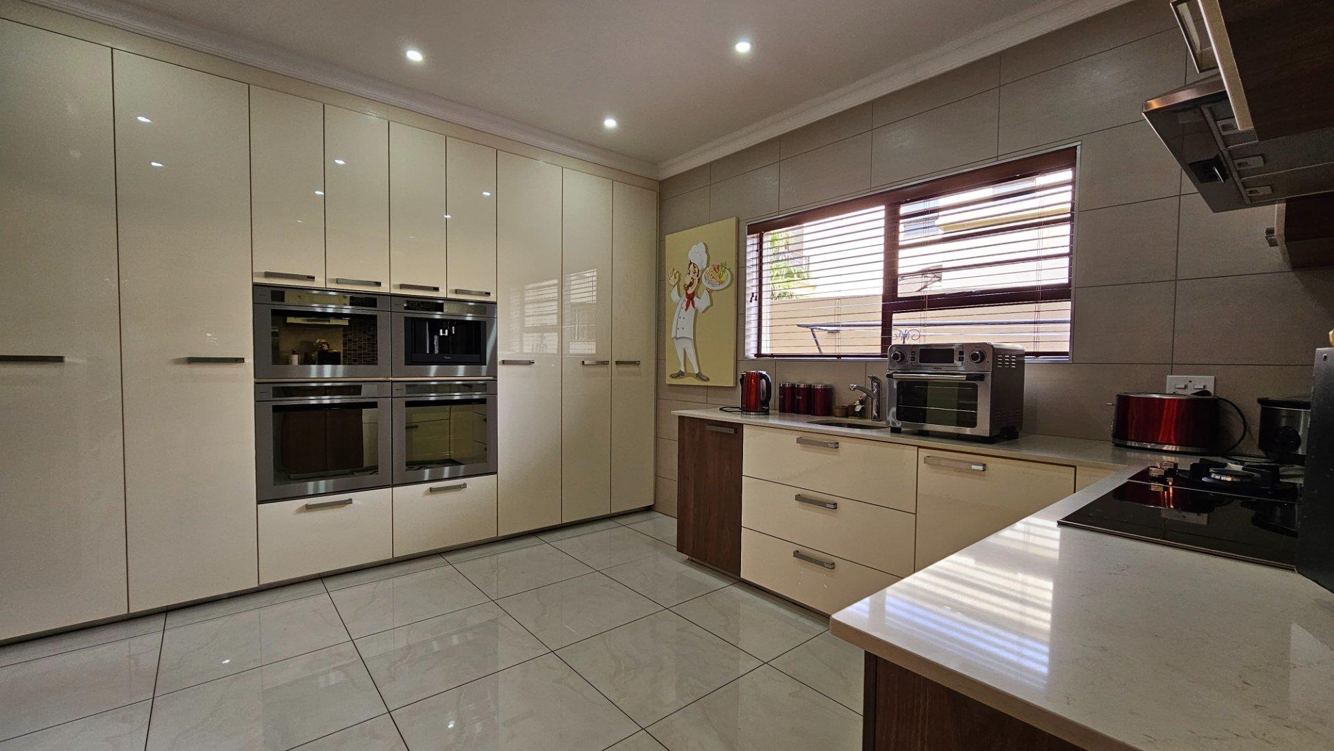 4 Bedroom House for sale in Maraldi Estate - P24-115319049