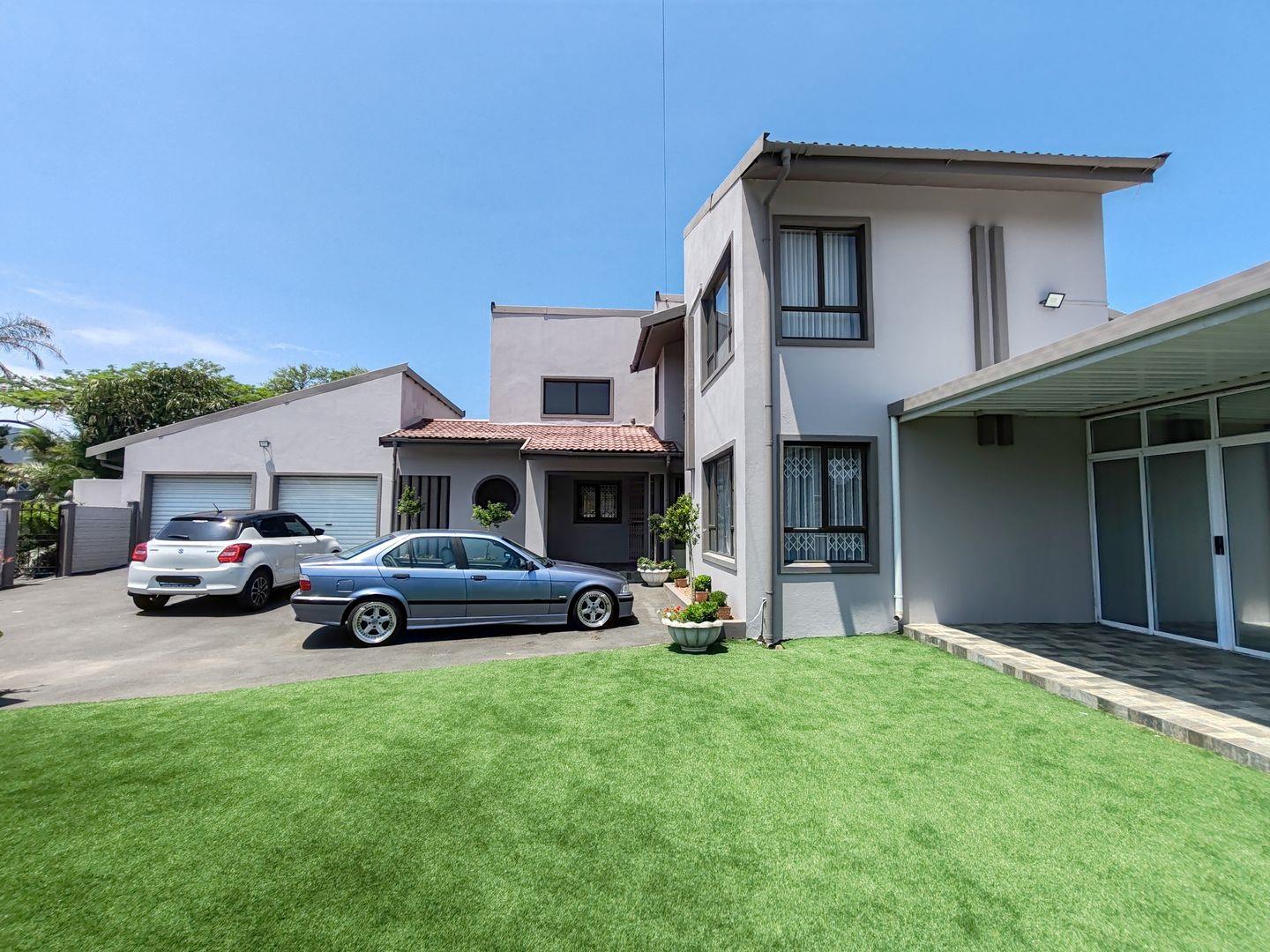 3 Bedroom House for sale in Isipingo Beach - P24-115338290