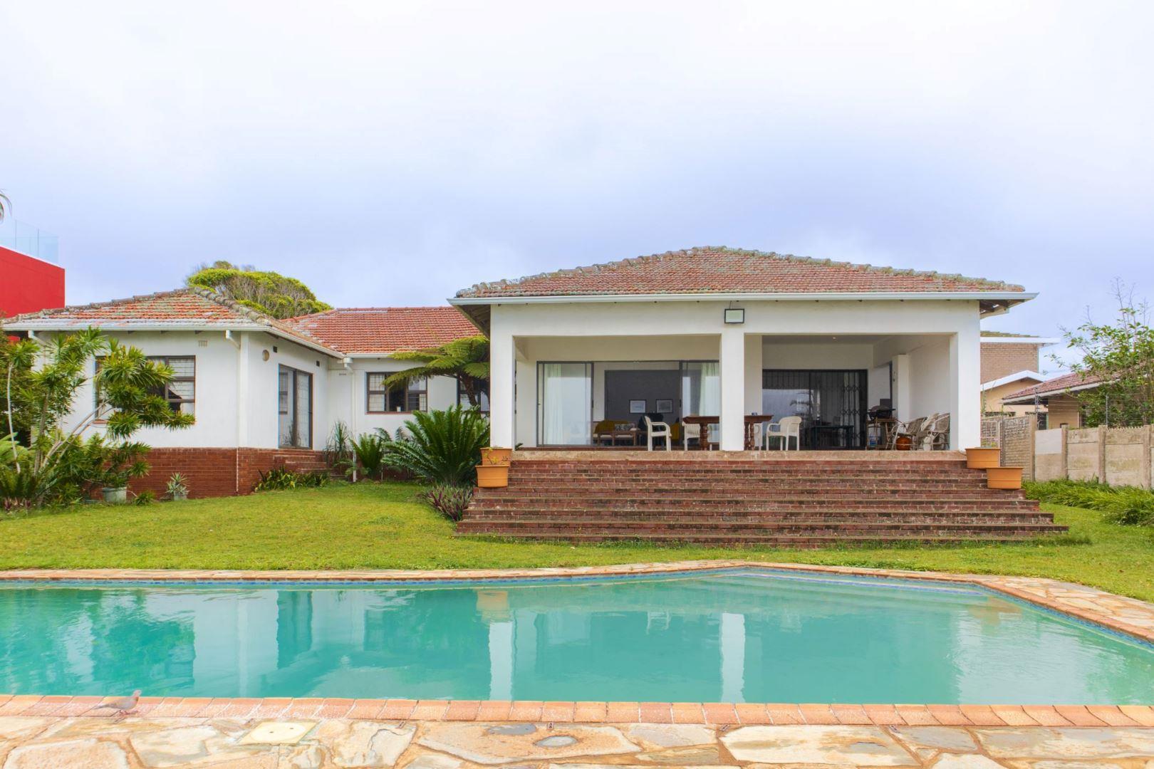 4 Bedroom House for sale in Amanzimtoti - P24-115347025