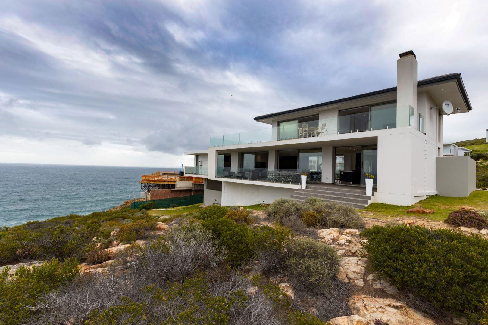 3 Bedroom House for sale in Pinnacle Point Golf Estate - P24-115359581