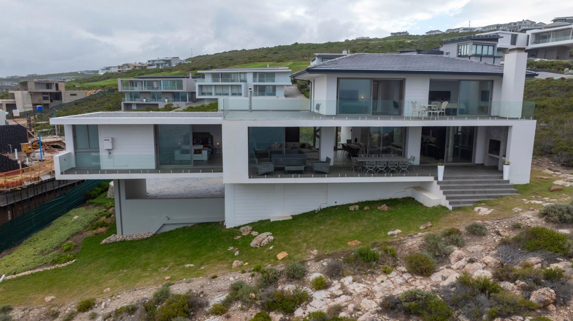 3 Bedroom House for sale in Pinnacle Point Golf Estate - P24-115359581