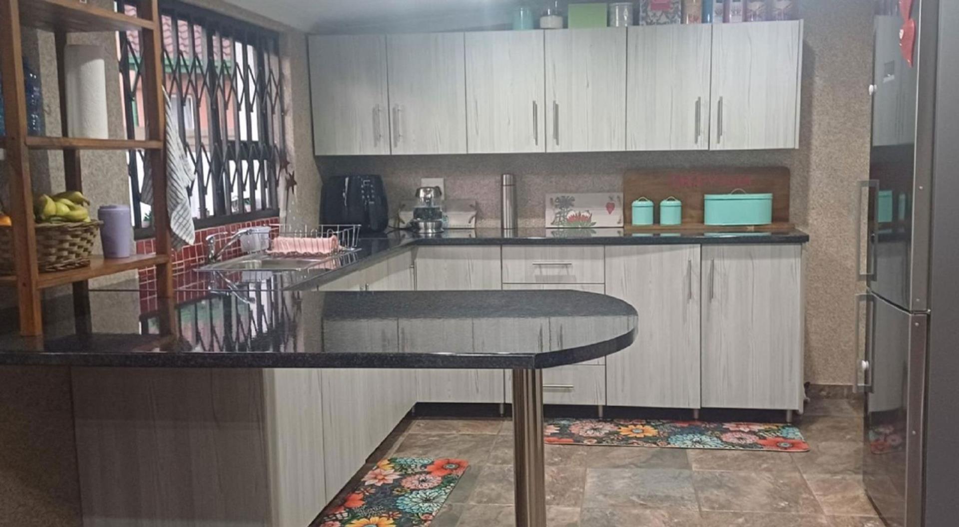 4 Bedroom House for sale in Brackenhurst - P24-115362523