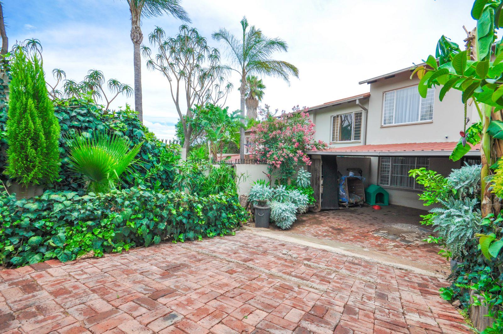 3 Bedroom Townhouse for sale in Constantia Park - 591 William Nicol ...