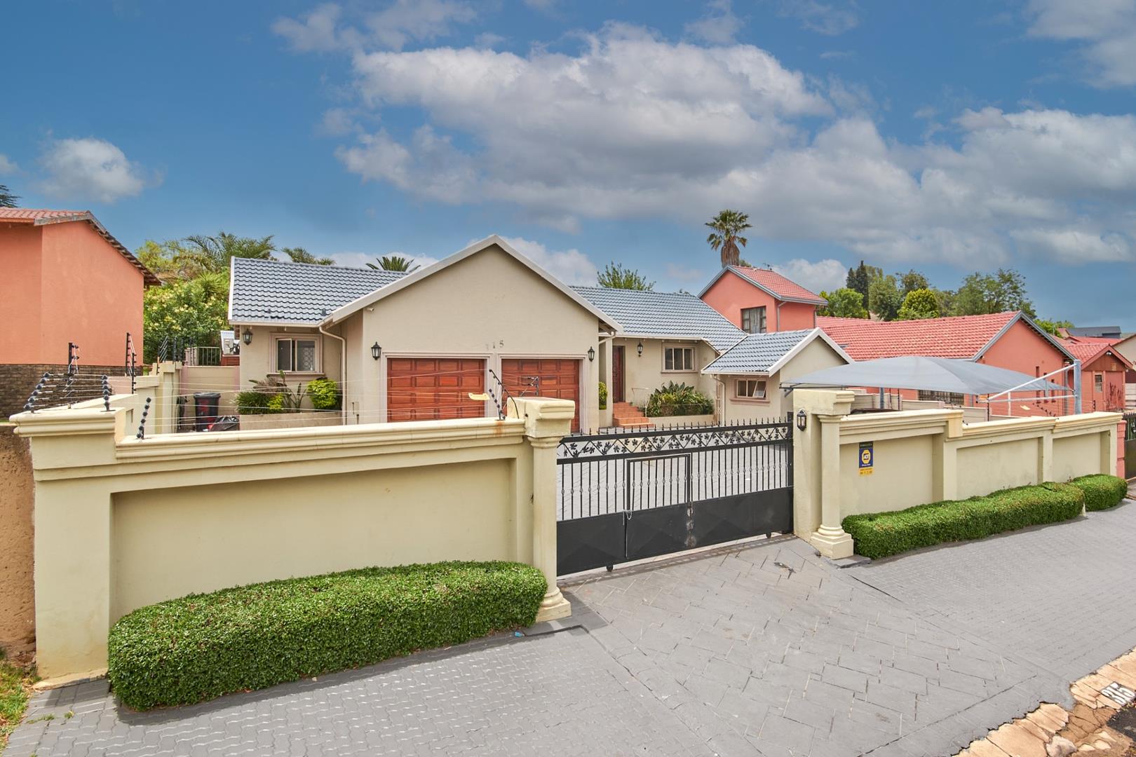 Property and houses for sale in Roodepoort : Roodepoort Property ...