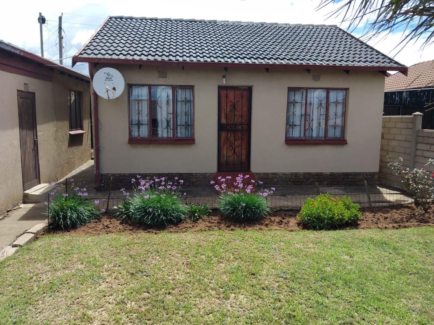 3 Bedroom House for sale in Kwaguqa - P24-115393712