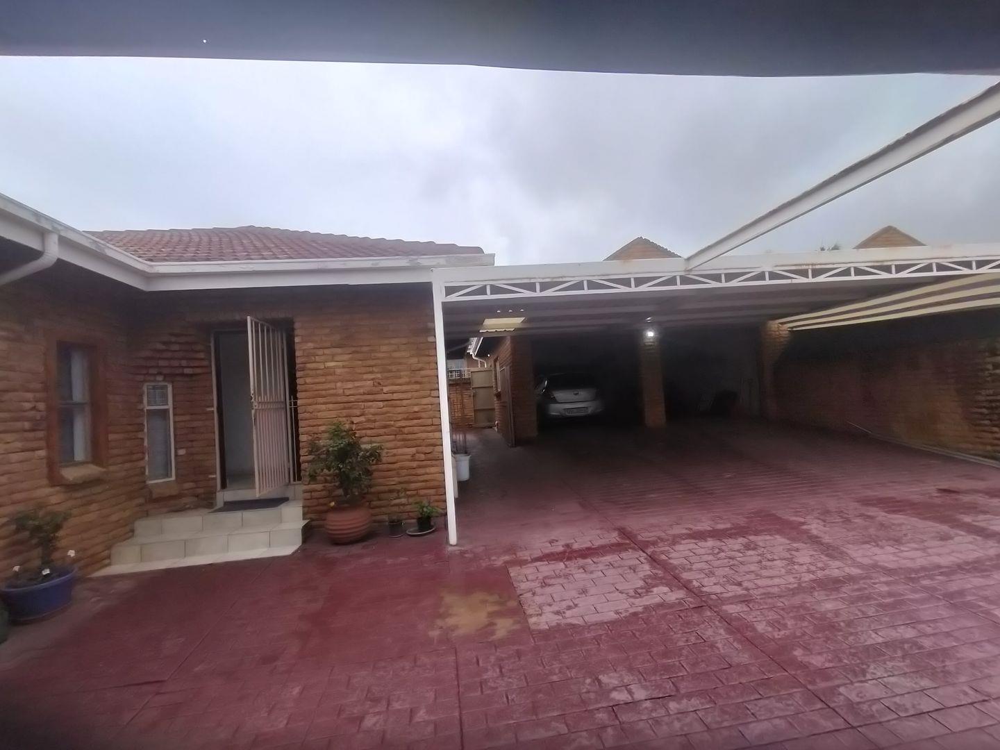 3 Bedroom House for sale in Florauna - 665 Debara Street - P24-115414229