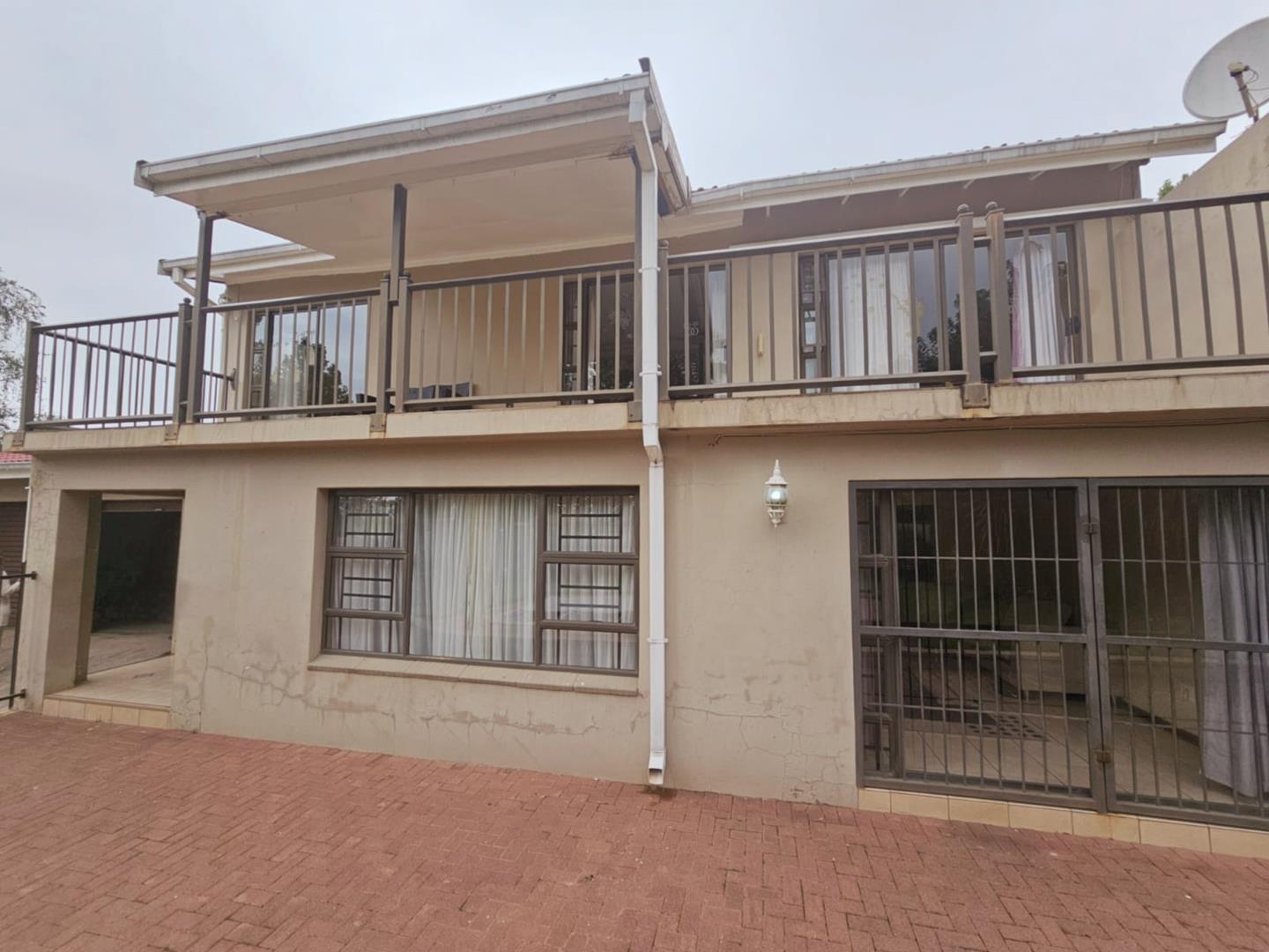 3 Bedroom House for sale in Ladybrand - P24-115418499