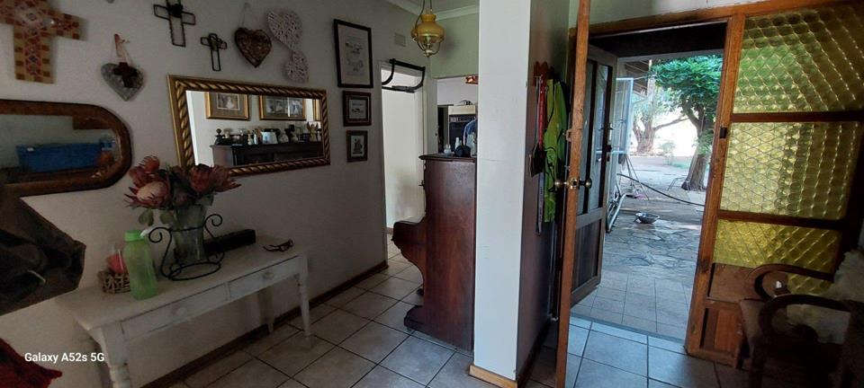4 Bedroom House for sale in Delportshoop - P24-115425008