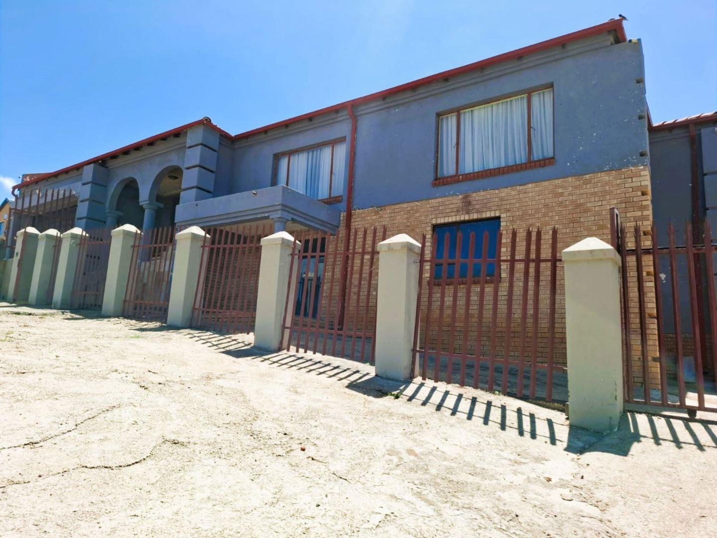 7 Bedroom House for sale in Naturena - P24-115432078