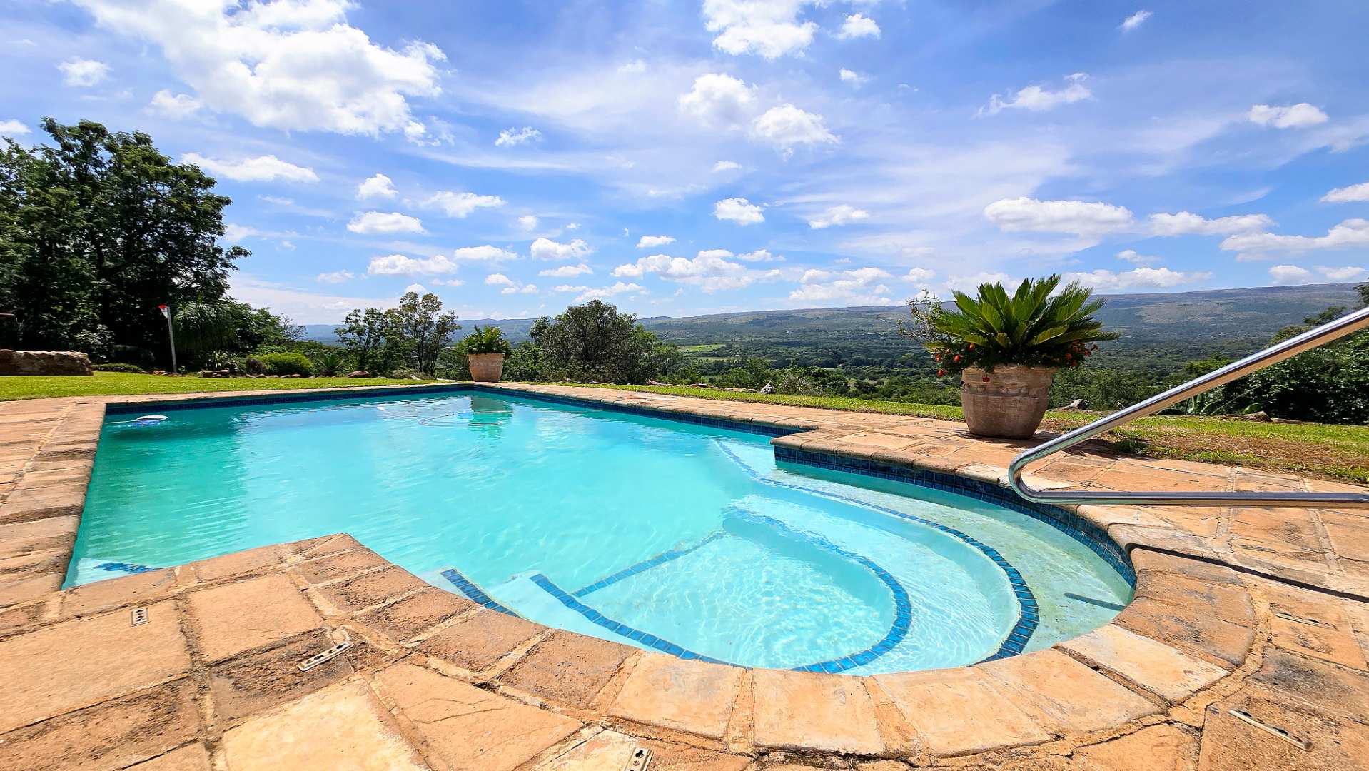 3 Bedroom House for sale in Mooinooi - P24-115459687