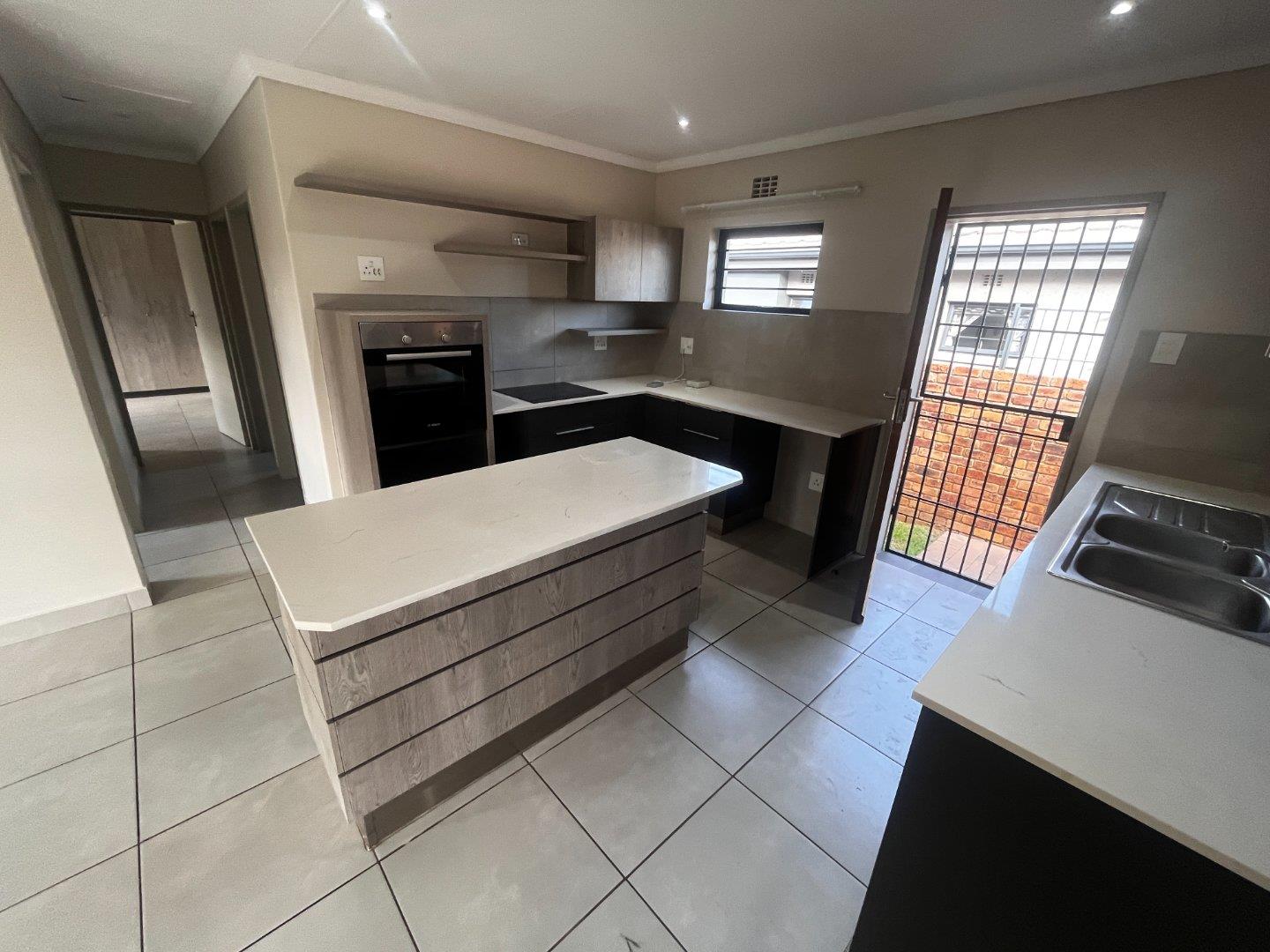 Roodepoort, Johannesburg Property : Property and houses for sale in ...