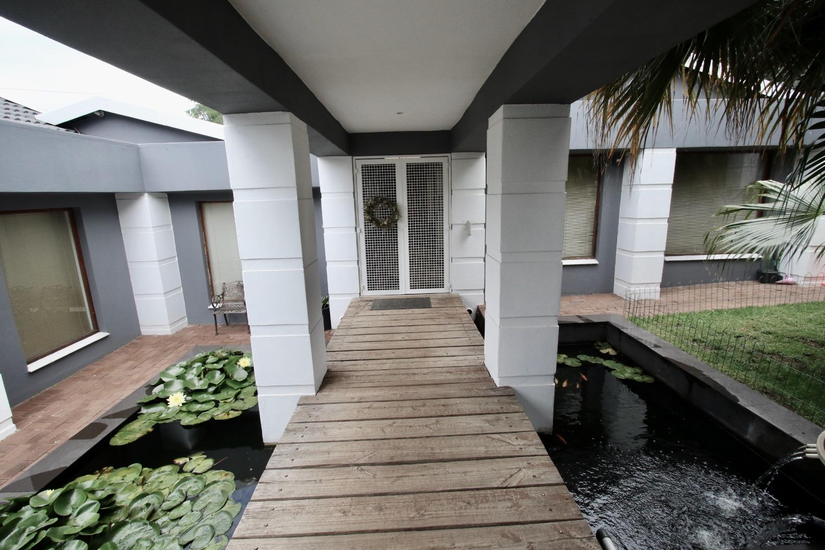 5 Bedroom House for sale in Constantia Kloof - 127 Panorama Drive - P24 ...