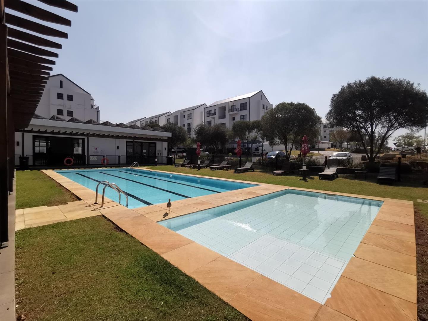 3 Bedroom Apartment / flat for sale in Greenstone Ridge - 1 Emerald ...