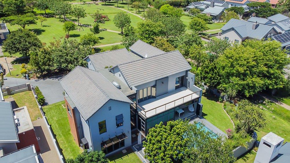 4 Bedroom House for sale in Copperleaf Estate - P24-115485071