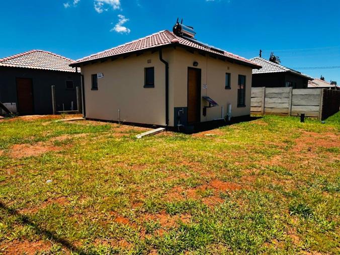 2 Bedroom House for Sale in Lufhereng