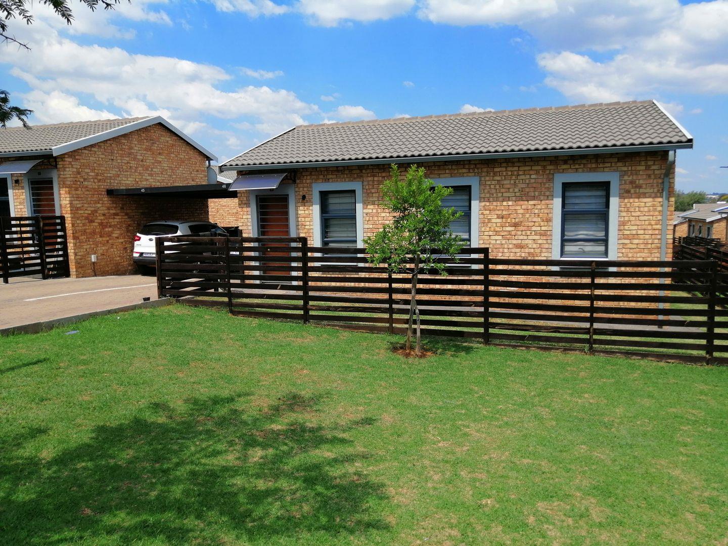 3 Bedroom Townhouse for sale in Groblerpark - P24-115490091