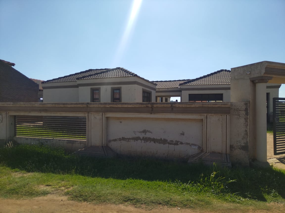 3 Bedroom House for sale in Sebokeng Zone 16 - P24-115493761