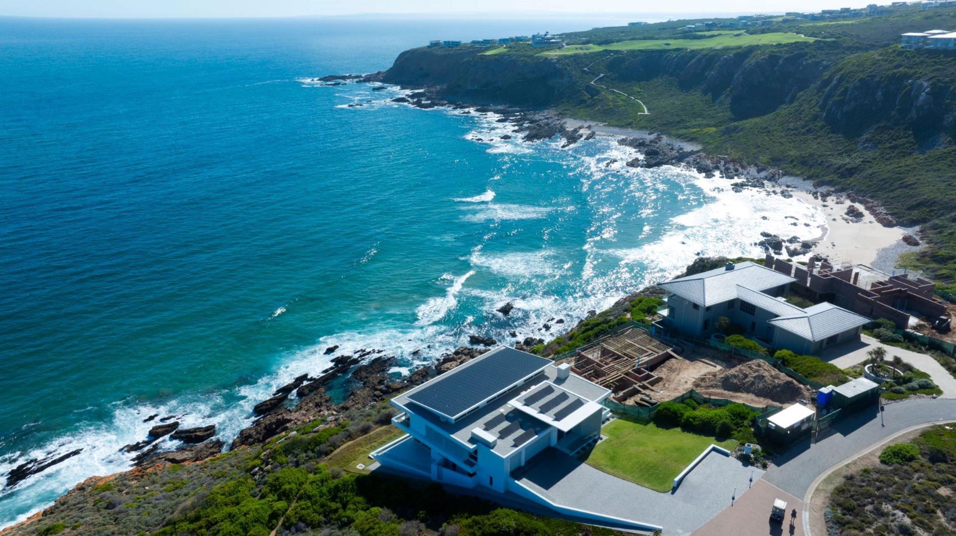 4 Bedroom House for sale in Pinnacle Point Golf Estate - P24-115436624