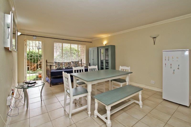 2 Bedroom Apartment / flat for sale in Robindale - 3 Robin Glen, 5 ...