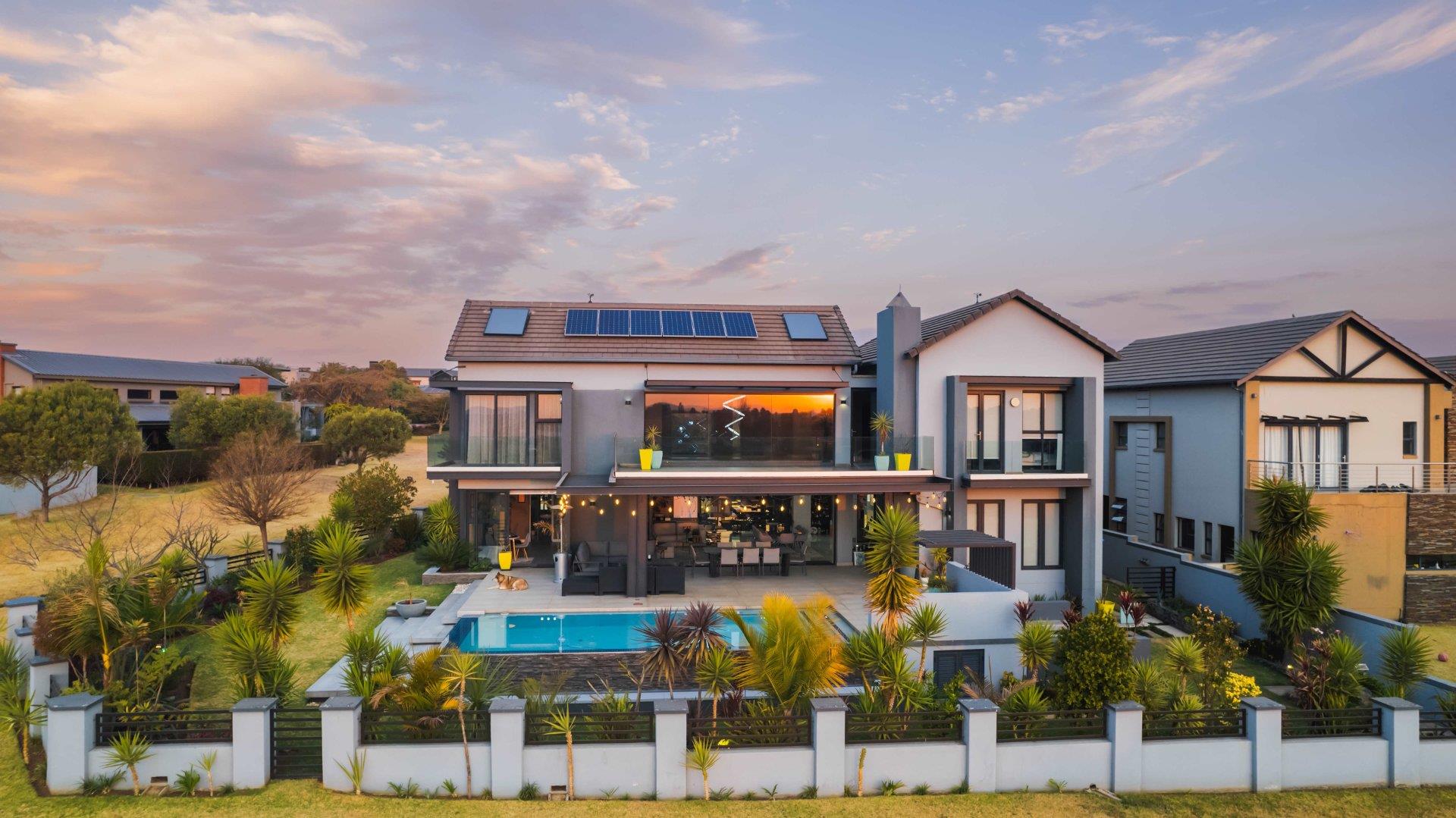 4 Bedroom House for sale in Copperleaf Estate - P24-115517315