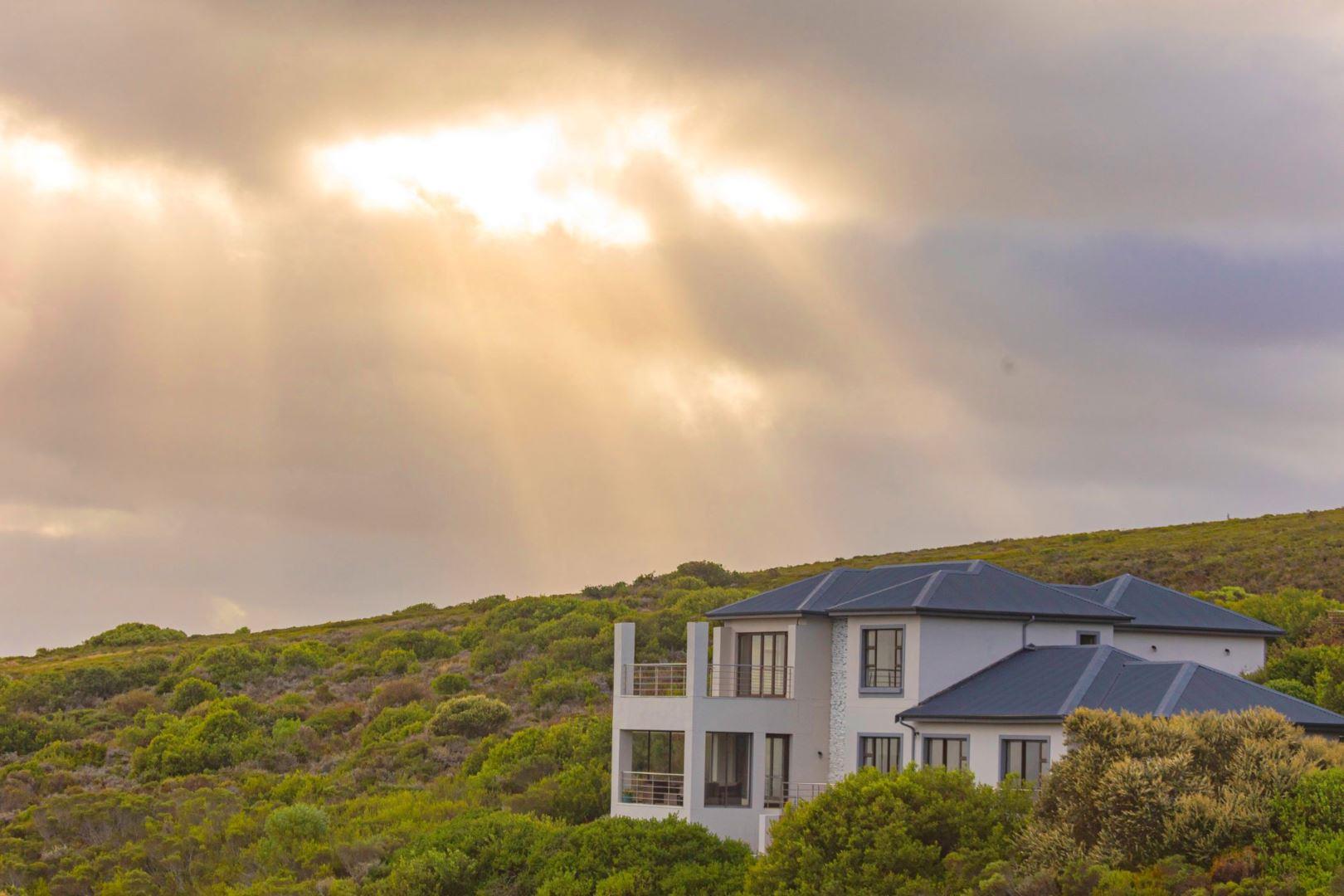 4 Bedroom House for sale in Pinnacle Point Golf Estate - 376 Thicket ...