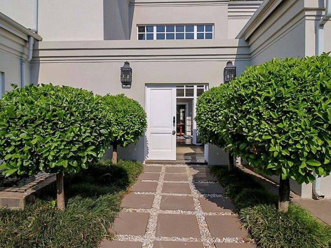 4 Bedroom House for Sale in Midfield Estate
