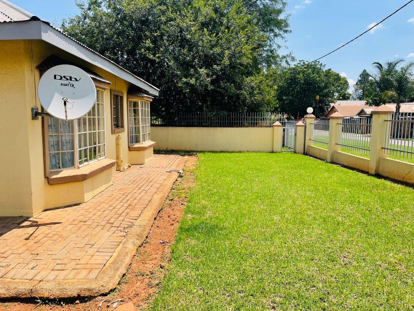 3 Bedroom House for sale in Rayton - P24-115557362