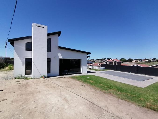 4 Bedroom House for Sale in Levallia