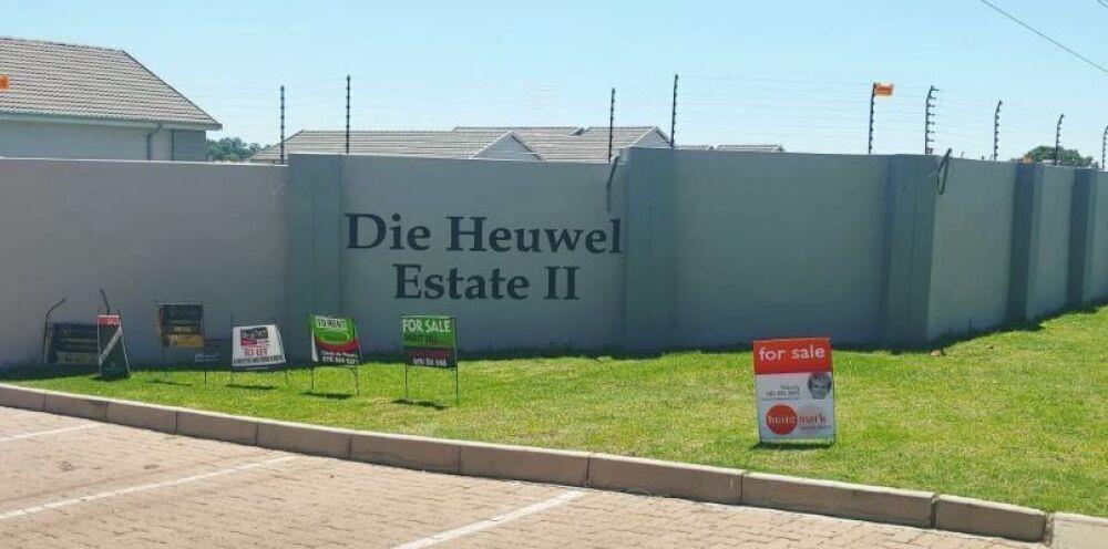 3 Bedroom House for sale in Die Heuwel - P24-115574555