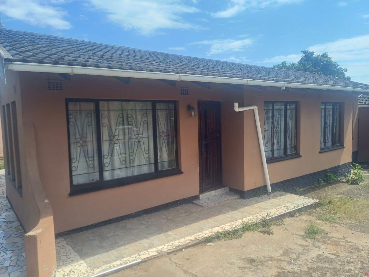 3 Bedroom House for sale in Ulundi Rural - P24-115577470