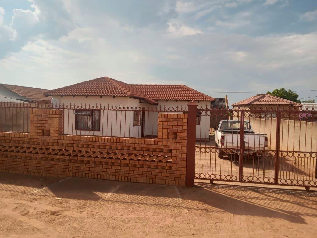 2 Bedroom House for sale in Mabopane Unit U - P24-115585005