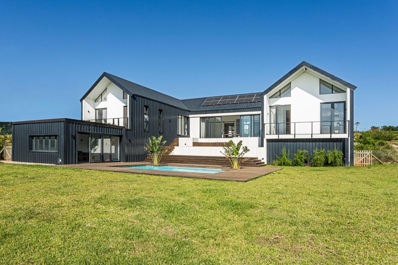 4 Bedroom House for sale in Springvale Country Estate - P24-115586324